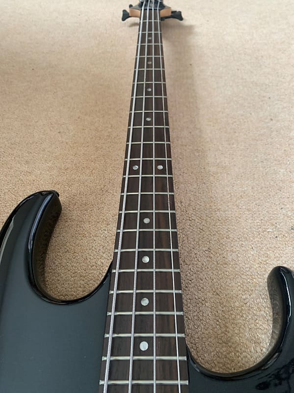 Dean Edge 09 4-String Bass Guitar Classic Black - Rock Stock Stores