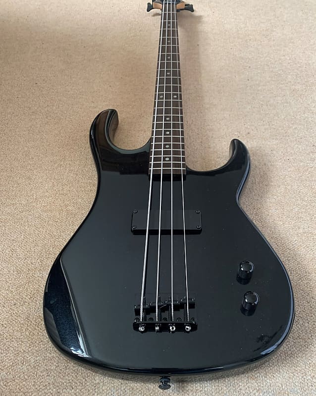 Dean Edge 09 4-String Bass Guitar Classic Black - Rock Stock Stores